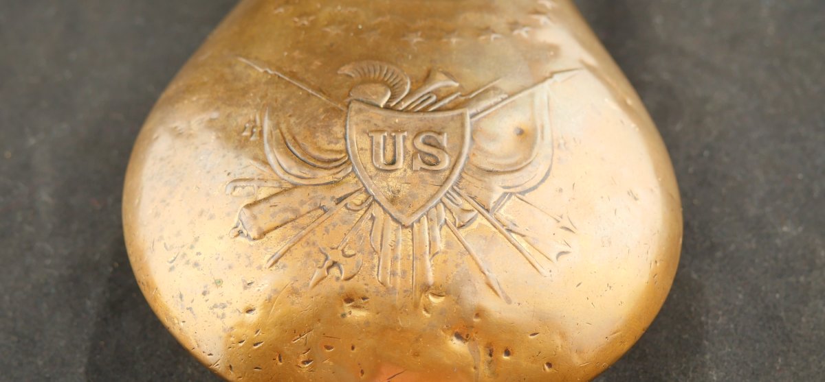 GR79-0623-4841, Batty Peace Flask with 1854 date. BLOWOUT – Antique Guns