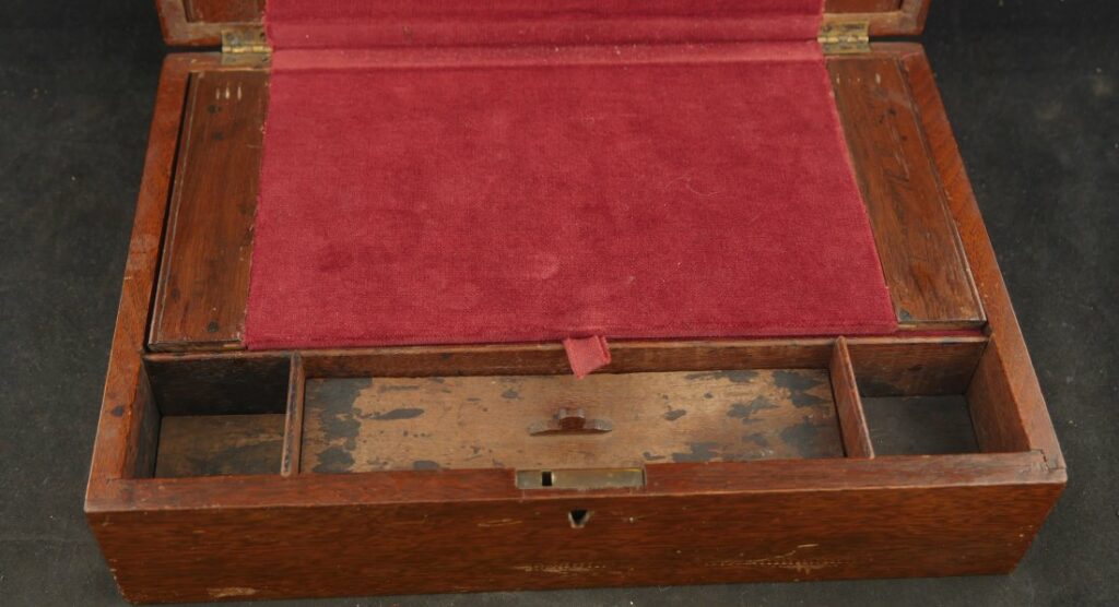 GR-1023-4912, Officers Field Desk with compartment for a Cooper Navy ...