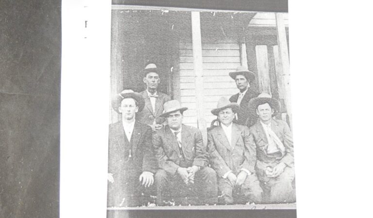 079-0725-7519, Early Colt SA .45, c. 1875, owned by Fred Sallis Sr ...